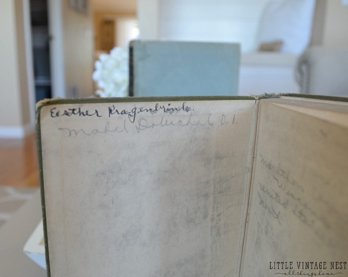 5 Ways to Decorate with Old Books - Sarah Joy