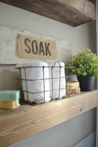 How to Make a Personalized Burlap Sign - Sarah Joy
