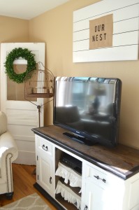 How to Make a Personalized Burlap Sign - Sarah Joy